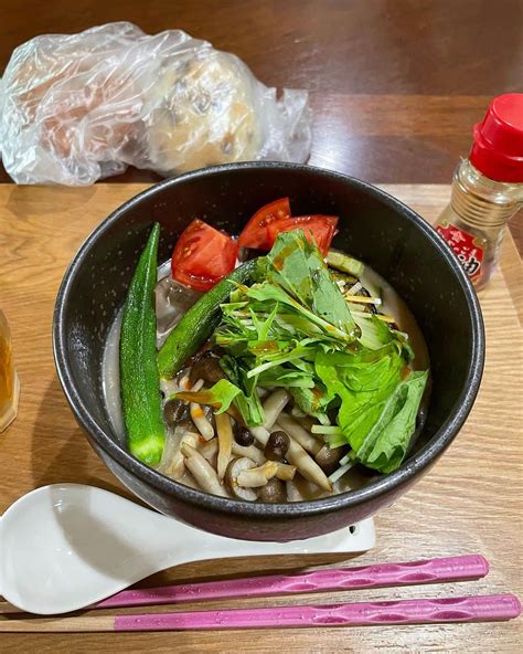 飯島直子さんのインスタグラム写真 飯島直子instagram 「こんにちは ♪ 今朝もムシムシと暑いです 台風が近づいてきてる