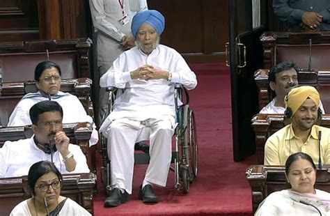 சக்கர நாற்காலியில் மாநிலங்களவைக்கு வந்த முன்னாள் பிரதமர் மன்மோகன் சிங் Former Pm Manmohan