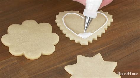 How To Decorate Cookies With Royal Icing Youtube
