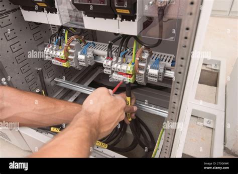 Industrial Robots In Use Through Artificial Intelligence For The