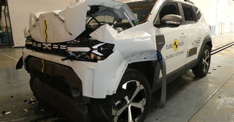 Nieuwe Suzuki Swift En Dacia Duster Scoren Matig In Euroncap Veiligheidstest Auto Bd Nl