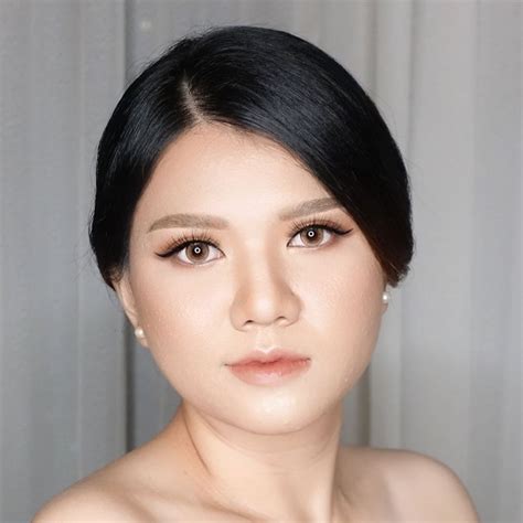 Kristine Natalia Makeup Artist And Hairstylist Siga Bridal Himalayas