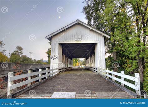 Crawfordsville Covered Bridge Of Oregon Stock Image Image Of Road