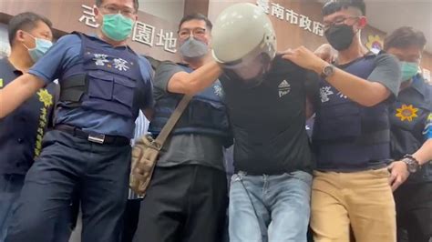 55亂刀砍死台南雙警！林信吾一審遭判「2個死刑」 褫奪公權終身 社會 三立新聞網 Setncom