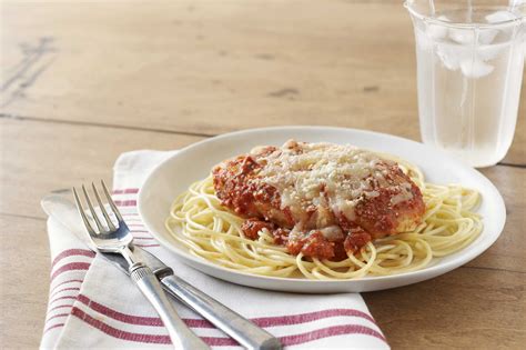 Fettuccine Alfredo With Chicken And Broccoli Classico United States