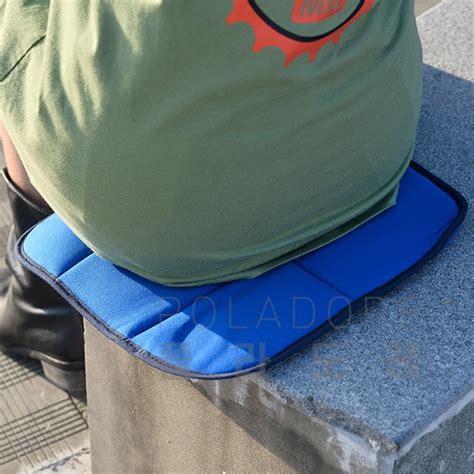 [무료배송] 접이식 휴대용 야외 여행용 미니 방석 보관파우치 포함 W 티몬