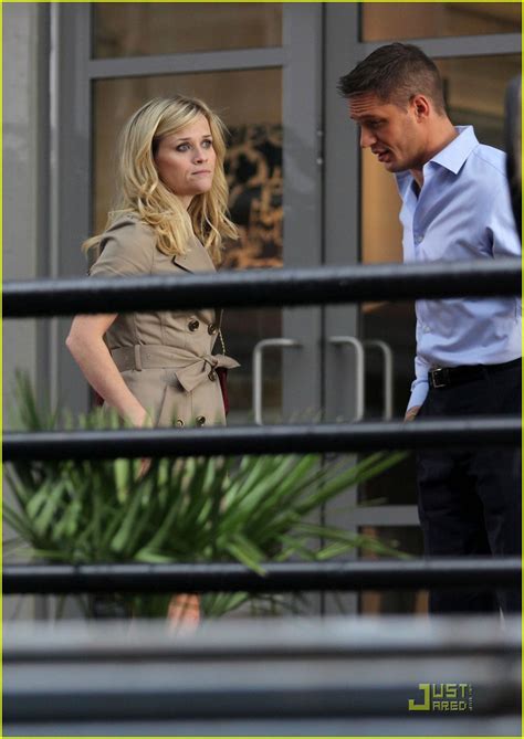 Reese Witherspoon And Tom Hardy Bundle Up For War Photo 2496872
