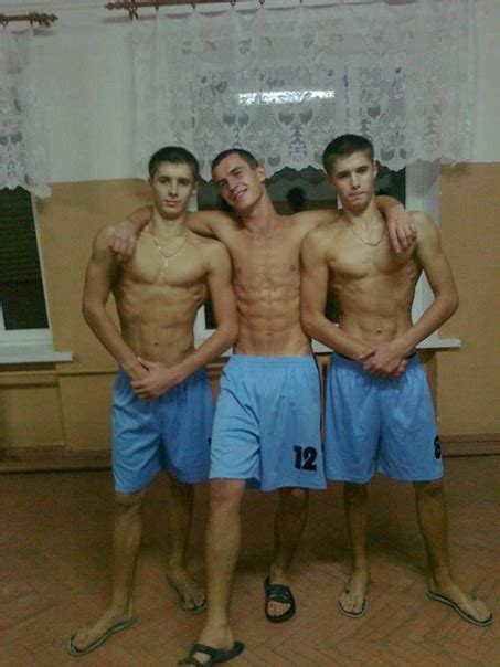 Парень в трусах в раздевалке 83 фото