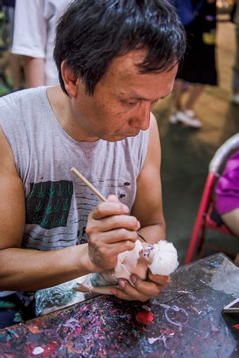 관광객을위한 거리 전통적인 길거리 음식과 소베니어 오래된 역사적 기록 과 박물관 야경 거리에 대한 스톡 사진 및 기타 이미지 거리 건강관리와 의술 건축 Istock