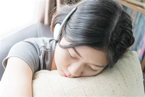 18 Lagu Pengantar Tidur Paling Enak Di Dengar