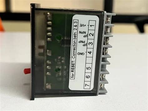 Single Phase 220V AC Electromagnetic Vibrator Controller At 1300 In Ahmedabad