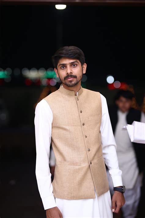 Faisal Saleem Medium