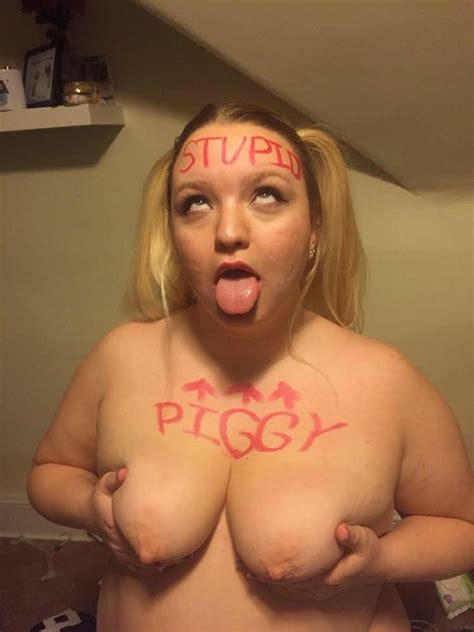 Stupid Piggy Has Stupid Written On Her Forehead Sfs
