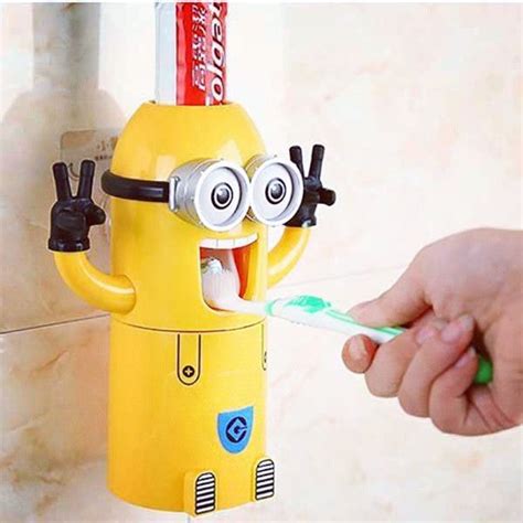 Minion Toothpaste Dispenser Brushing Teeth Toothpaste Dispenser