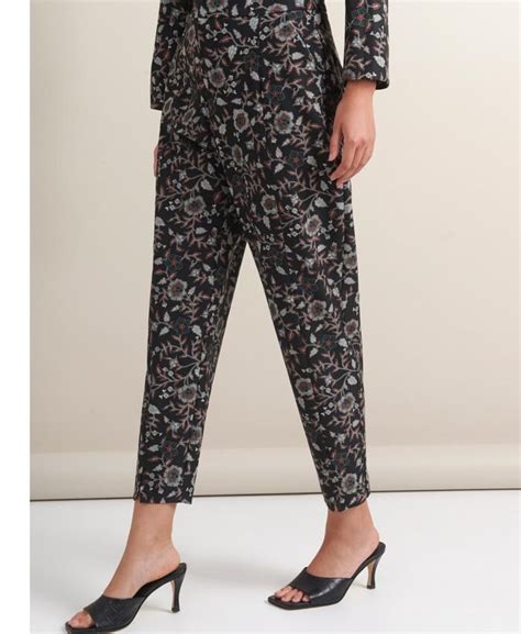 ΓΥΝΑΙΚΕΙΑ ΕΝΔΥΜΑΤΑ