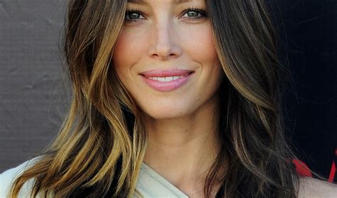 Окрашивание прядей на темных волосах 95 фото