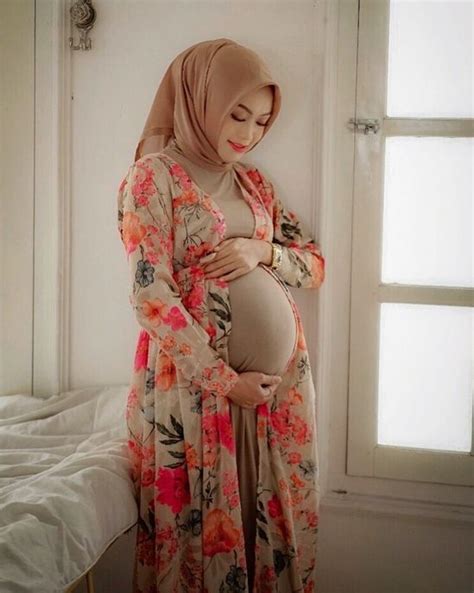 Pin oleh premioguerra batik di hamil hamil | Gaya ibu hamil, Wanita hamil, Referensi pose wanita