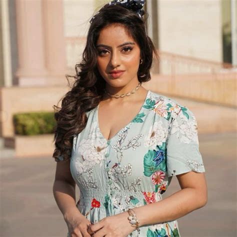 Diya Aur Baati Hum Fame Deepika Singh Is Making Heads Turn With Her