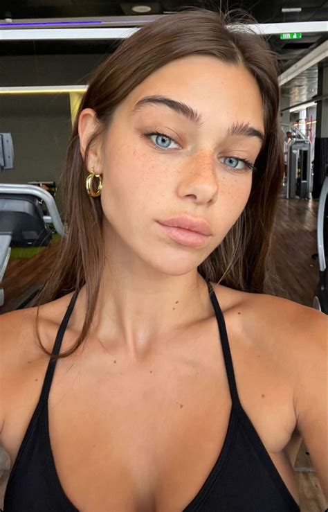 Dark Blue Eyes Brown Hair Blue Eyes Girl With Brown Hair Light Brown