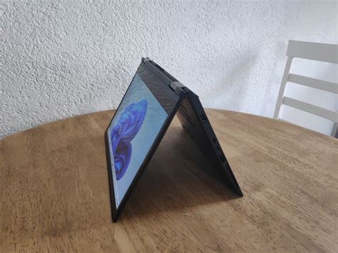 Lenovo Thinkpad X Yoga I U Gb Ssd U Tablet I Laptop