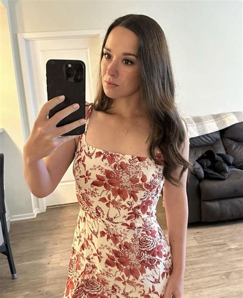 I love the pattern on my sundress :) : r/selfie