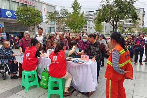 合川：心理服务进社区 关注老年人心理健康活动居民义诊