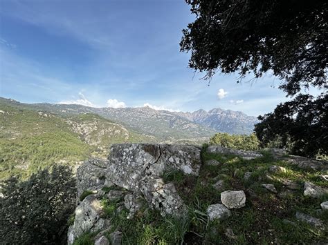 Statue Menhir De Tavera I Casteddi Randonnée Tavera Corse