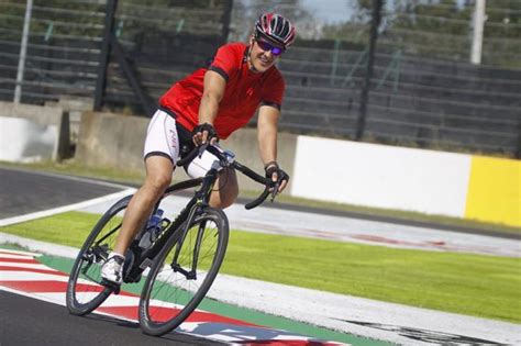 Формула 1 се сбогува с легендата Шумахер снимки — Offnews