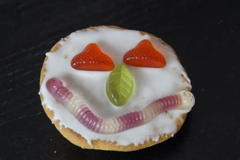 무료 이미지 요리 사육제 생기게 하다 색깔 화려한 디저트 맛있는 상표 패스트리 착빙 이상한 사탕 얼굴들