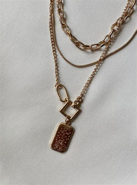 Lonix Necklace Gold Princess Polly