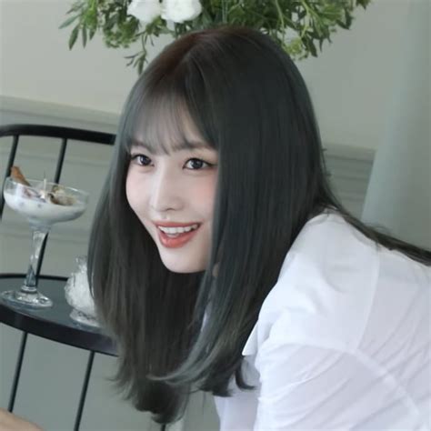 Momo 9gag
