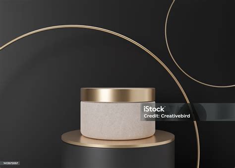 황금 연단에 서있는 비어있는 브랜드가없는 화장품 크림 항아리 스킨 케어 제품 프리젠 테이션 우아한 모형 스킨 케어 뷰티 및 스파 복사 공간이있는 항아리 3d 렌더링