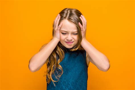 مننژیت در کودکان علائم مننژیت 14 مورد و راه‌های تشخیص و درمان