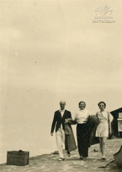 Iverieli რიმა ერისთავი ახლობლებთან ერთად