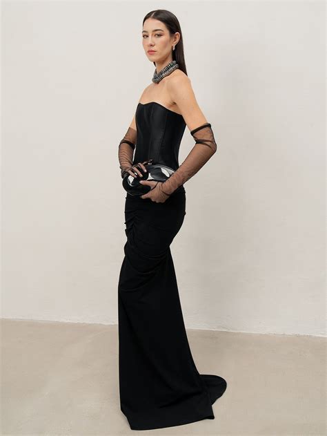 Rental The Dress Requa Anamé