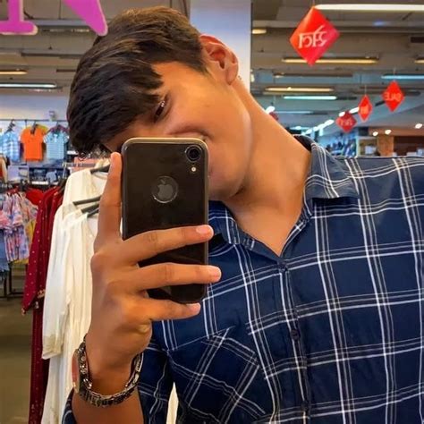 AYUSH SINGH RAJPUT (@ayuxsh__01) on Threads