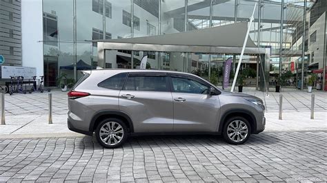 Toyota Innova Zenix Hybrid Pemenang Anugerah Mpv Keluarga Vehicle Of The Year Voty Dsf My