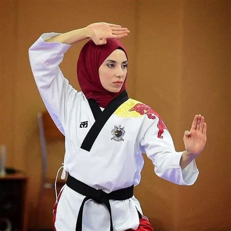 حضور قهرمان تکواندو جهان در بین مردم سیستان و بلوچستان ویدئو