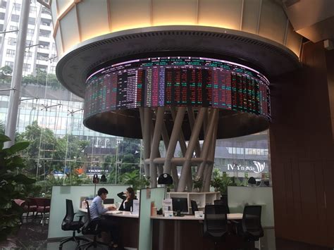 Màn hình LED cong là gì Ưu nhược điểm của màn hình LED cong