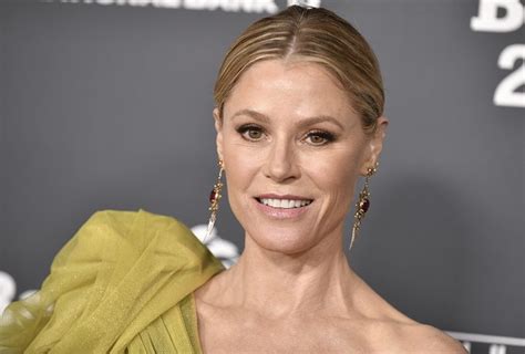 Julie Bowen Cast In Hysteria Peacock Thriller Series Tvline