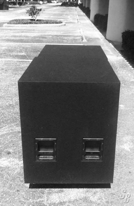 Listing Ev Mtl 4 Detail Speakers