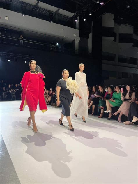 Ноолууран хувцасны загварт тэсрэлт хийсэн “Номин Талст” ын Хаянаагийн гэргийг хуулбарлагчид олширчээ