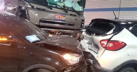 25톤 탱크로리 사고로 정차한 車 4대 덮쳤다1명 사망