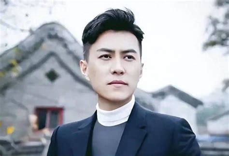 想不到她竟然是靳东的亲妹妹，难怪这么红！网友：又美又有实力！靳婷哥哥梦想