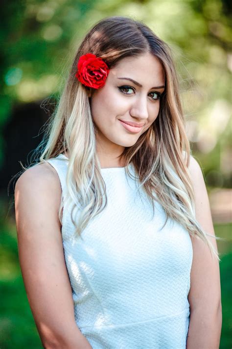 Piekne Dziewczyny Zdjęcia Darmowe Pobieranie Na Freepik