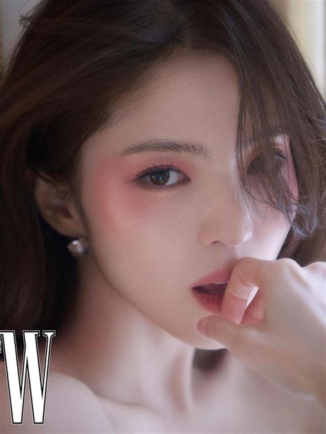 Pesona Han So Hee Untuk W Korea X Charlotte Tilbury Pancarkan Aura