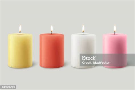 벡터 3d 현실적인 빨강 노랑 분홍색 흰색 파라핀 왁스 굽기 파티 촛불 아이콘 세트의 불꽃이 있는 스파 촛불 디자인 템플릿 전면 3차원 형태에 대한 스톡 벡터 아트 및 기타