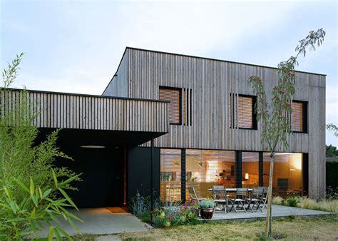 Bioclimatic House With A Timber Frame By Tectoniques