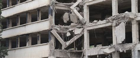 Sructural Robustness And Disproportionate Collapse Analysis