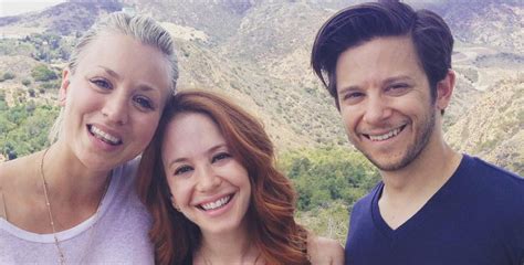 Kaley Cuoco Reunites With 8 Simple Rules Cast Kaley Cuoco